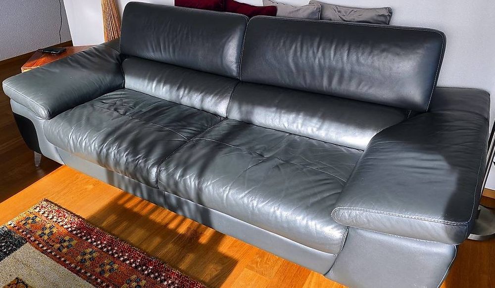 Ledercouch 2-Sitzer und 3-Sitzer schwarz (Gebraucht) in Oberriet SG für ...