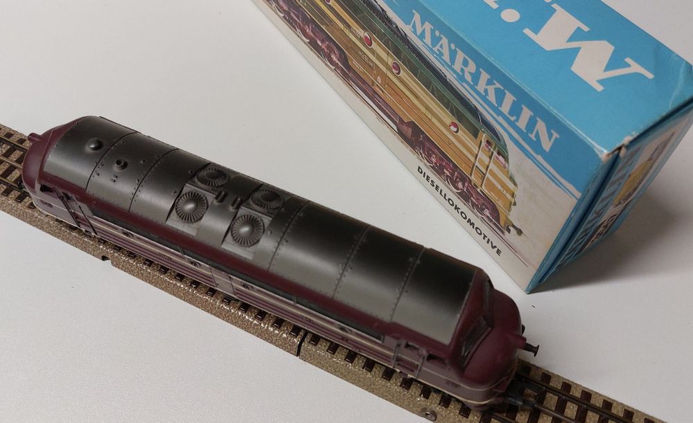 Märklin 3067 - DSB Diesellok My 1100, bordeauxrot, OVP (Gebraucht) in ...