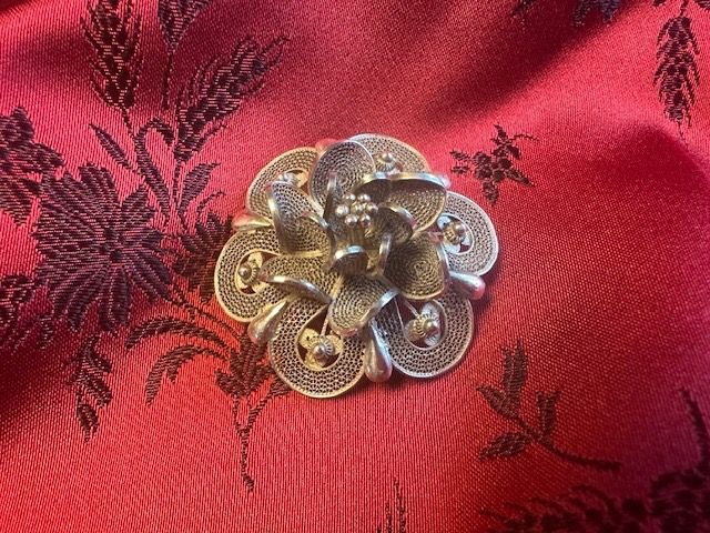 Tracht, Berner Tracht, Trachtenbrosche, Silber (Gebraucht) in Hindelbank für CHF 120 – mit ...