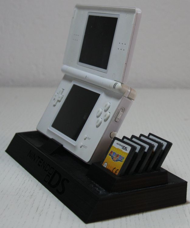 Regalaufsteller Ständer für Nintendo DS und 5 Spiele (Gebraucht) in ...