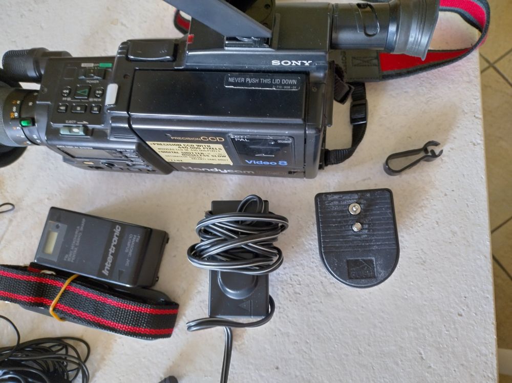 Sony Handycam Pro CCD-V90E | Kaufen auf Ricardo