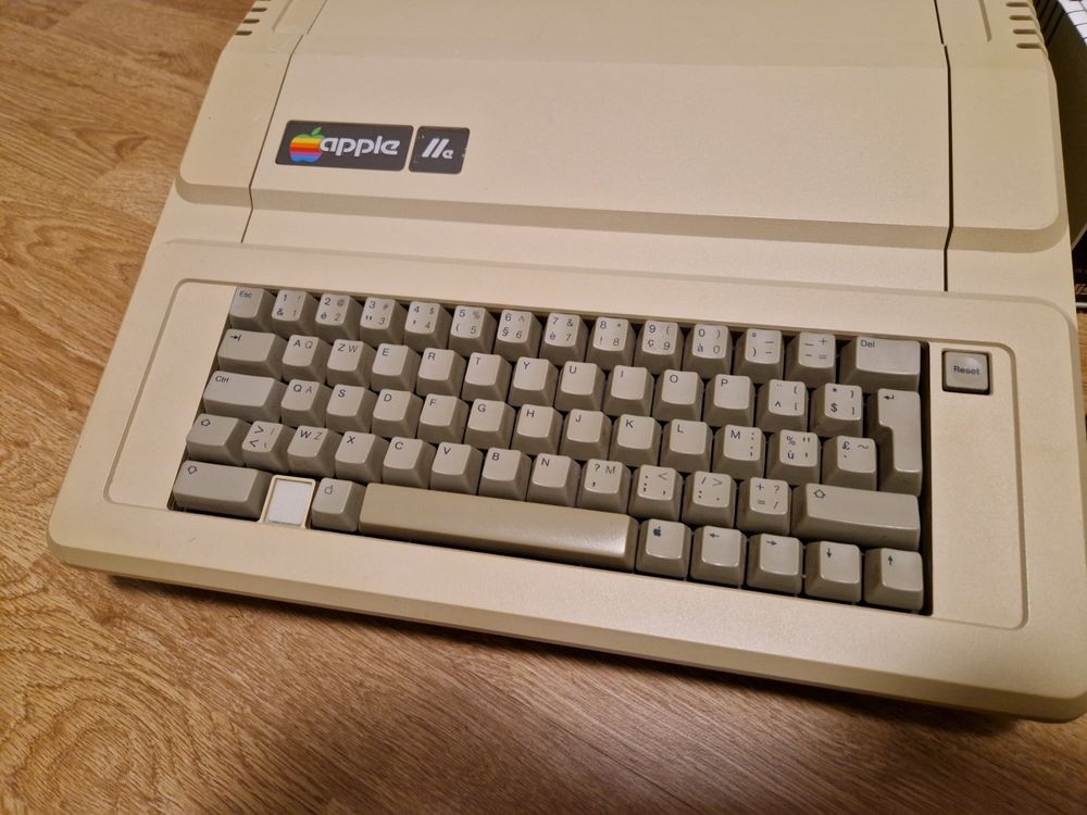 Apple IIe mit Floppy-Laufwerk | Kaufen auf Ricardo