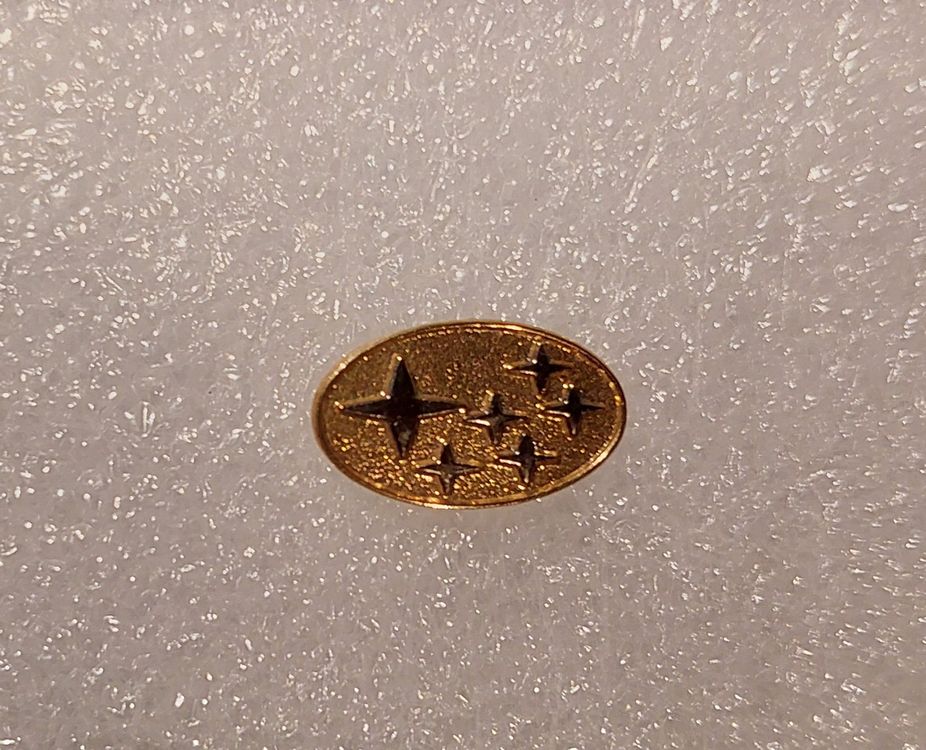 Pin Subaru Logo Goldig | Kaufen auf Ricardo