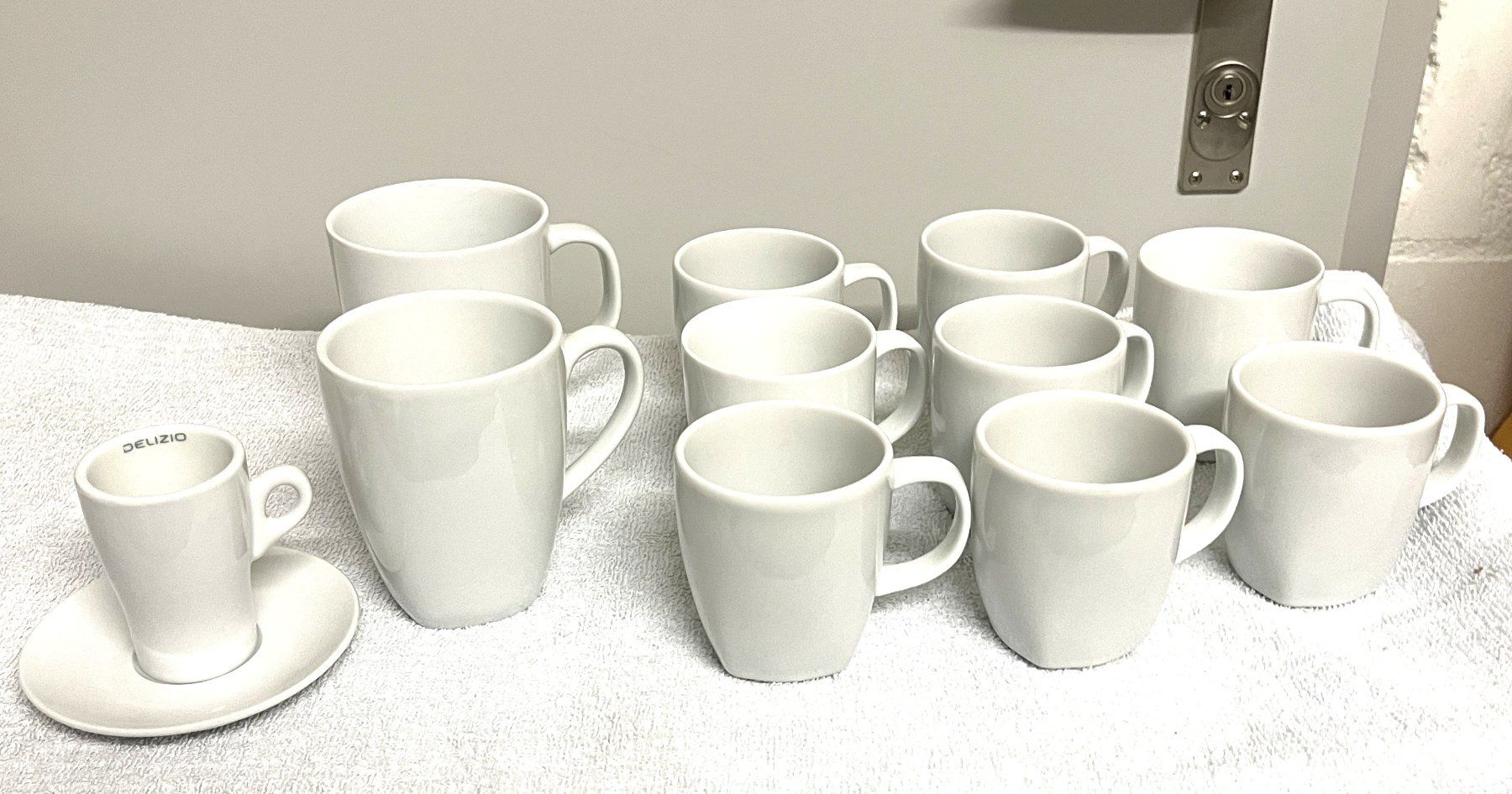 Tassenset weiss wie auf den Bildern - ABHOLUNG IN KLOTEN! (Neu (gemäss Beschreibung)) in ...