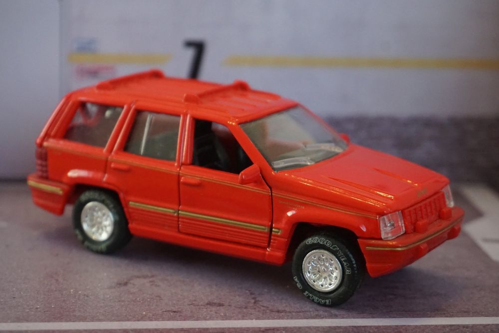 Road Champs Jeep Grand Cherokee Limi. 1:43 RAR !!!!!!!!!! (Gebraucht ...