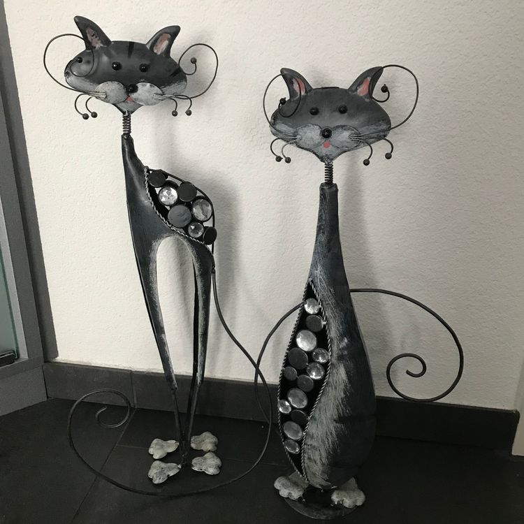 2 moderne Deko Katzen aus Blech mit Glitzersteinen (Gebraucht) in ...