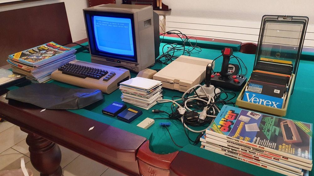 COMMODORE 64 SET INKL. RÖHRENBILDSCHIRM | Kaufen auf Ricardo