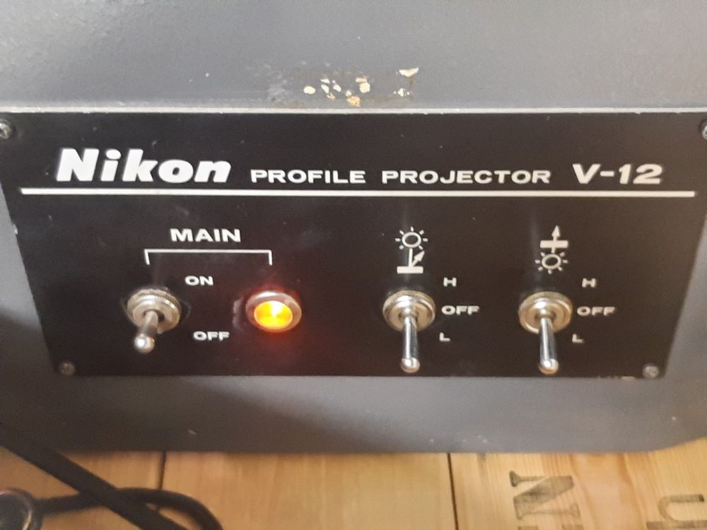 NIKON V-12 Profil Projektor (Gebraucht) in Winterthur für CHF 559 – nur ...