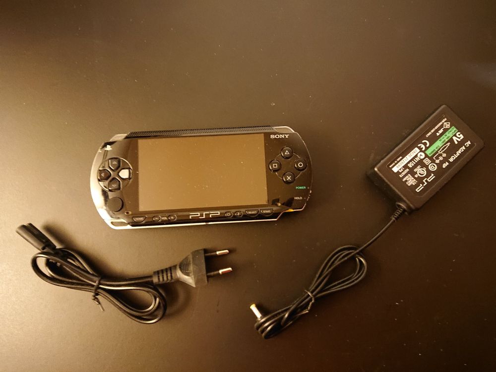 Sony PSP - Konsole 1004 - Piano Black - 1GB - komplett - Top | Kaufen ...
