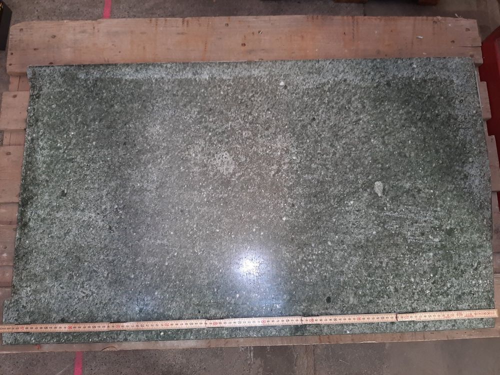 Granitplatte (grün), Steinplatte für Ablage/ Tisch (Gebraucht) in ...