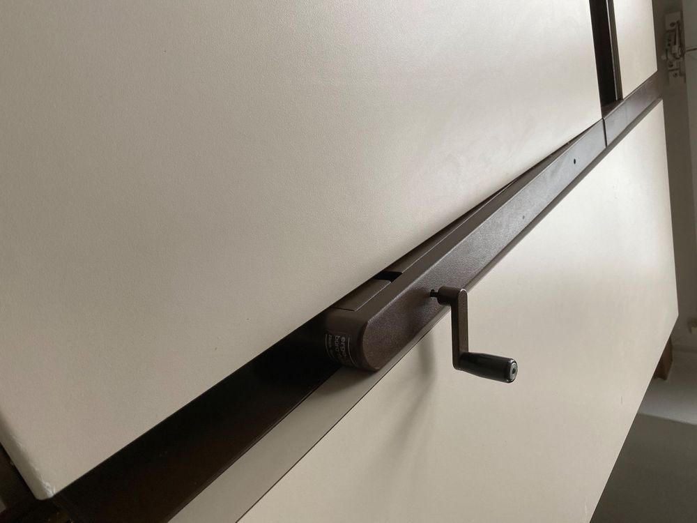 Schreibtisch + Schubladen Korpus Embru | Kaufen auf Ricardo