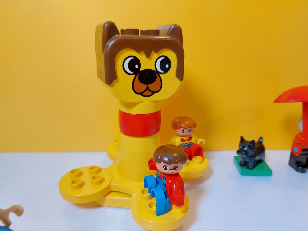 LEGO DUPLO Karussell - Dreirad - Kutschen - Oma mit Hund (Gebraucht) in St.Gallen für CHF 34 ...
