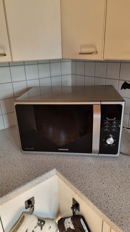 Samsung Mikrowelle Modell: MS28F303TAS (Gebraucht) in Rüti für CHF 29 ...