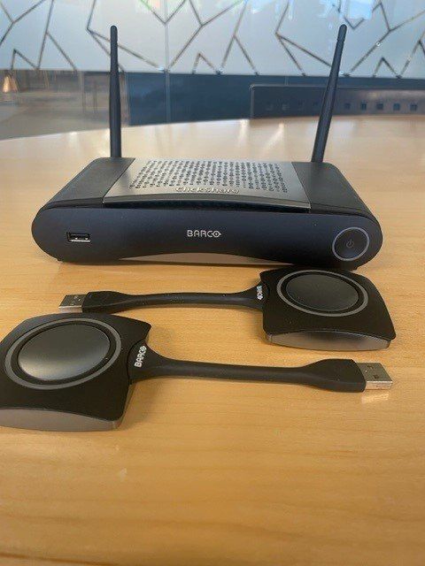 Barco ClickShare CSE-200 mit 2 Dongles und Netzteil | Kaufen auf Ricardo