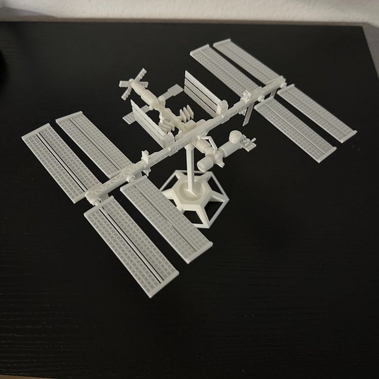 ISS Internationale Raumstation Modell (Gebraucht) in Frauenfeld für CHF ...