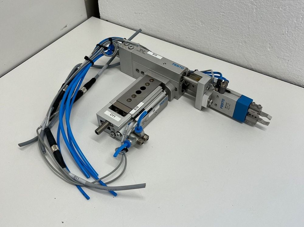 Festo 2 Linearzylinder und 1 Greifer mit Endschaltern | Kaufen auf Ricardo