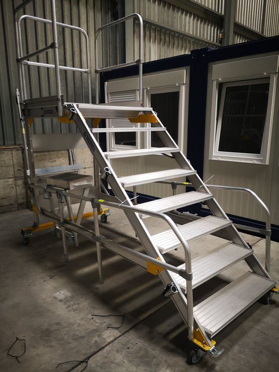 Podest Treppe Aluminium, Container (Gebraucht) in Hinterforst für CHF ...