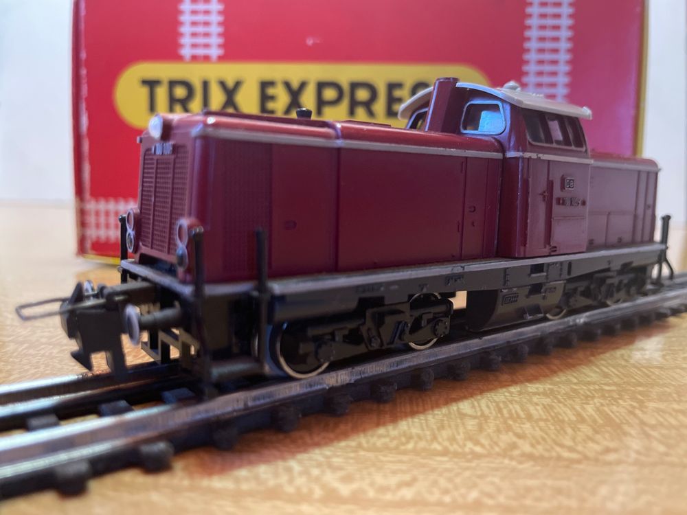 Trix Express 2267 DB V 100 009, H0 (Gebraucht) in Suhr für CHF 8 – mit Lieferung auf Ricardo kaufen