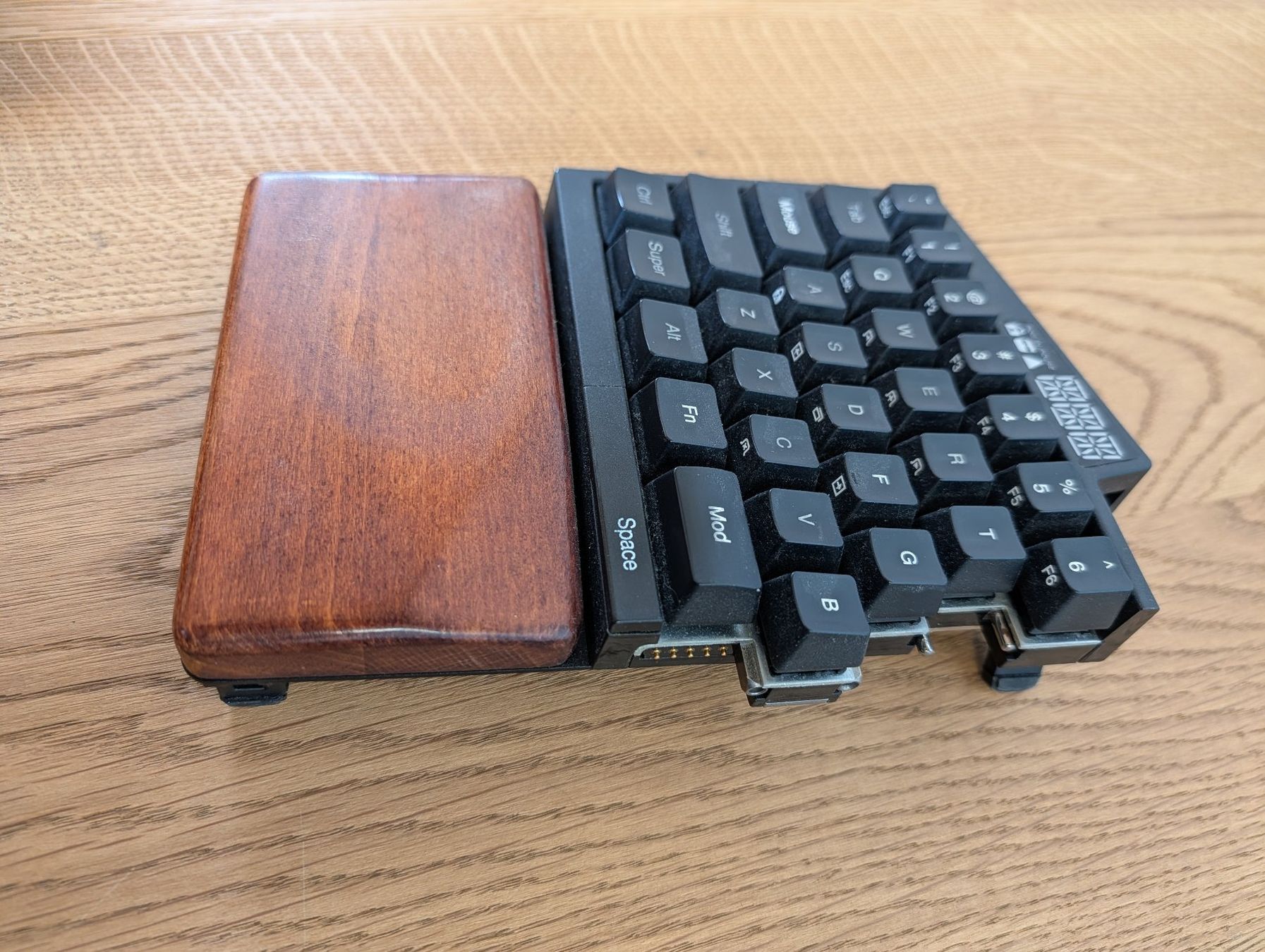 Ultimate Hacking Keyboard (UHK) V1 - Cherry MX Clear (Gebraucht) in ...