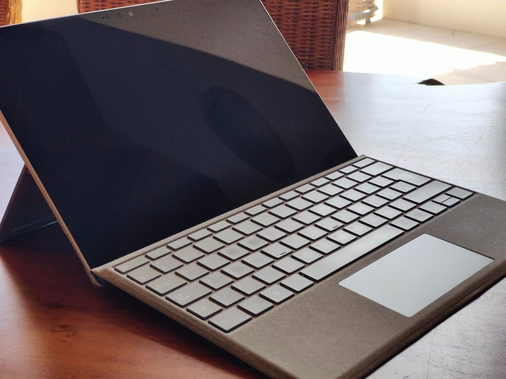 Surface Pro 7 Model 1866 i5 inkl.Win11 Keyboard & neuem Etui | Kaufen ...
