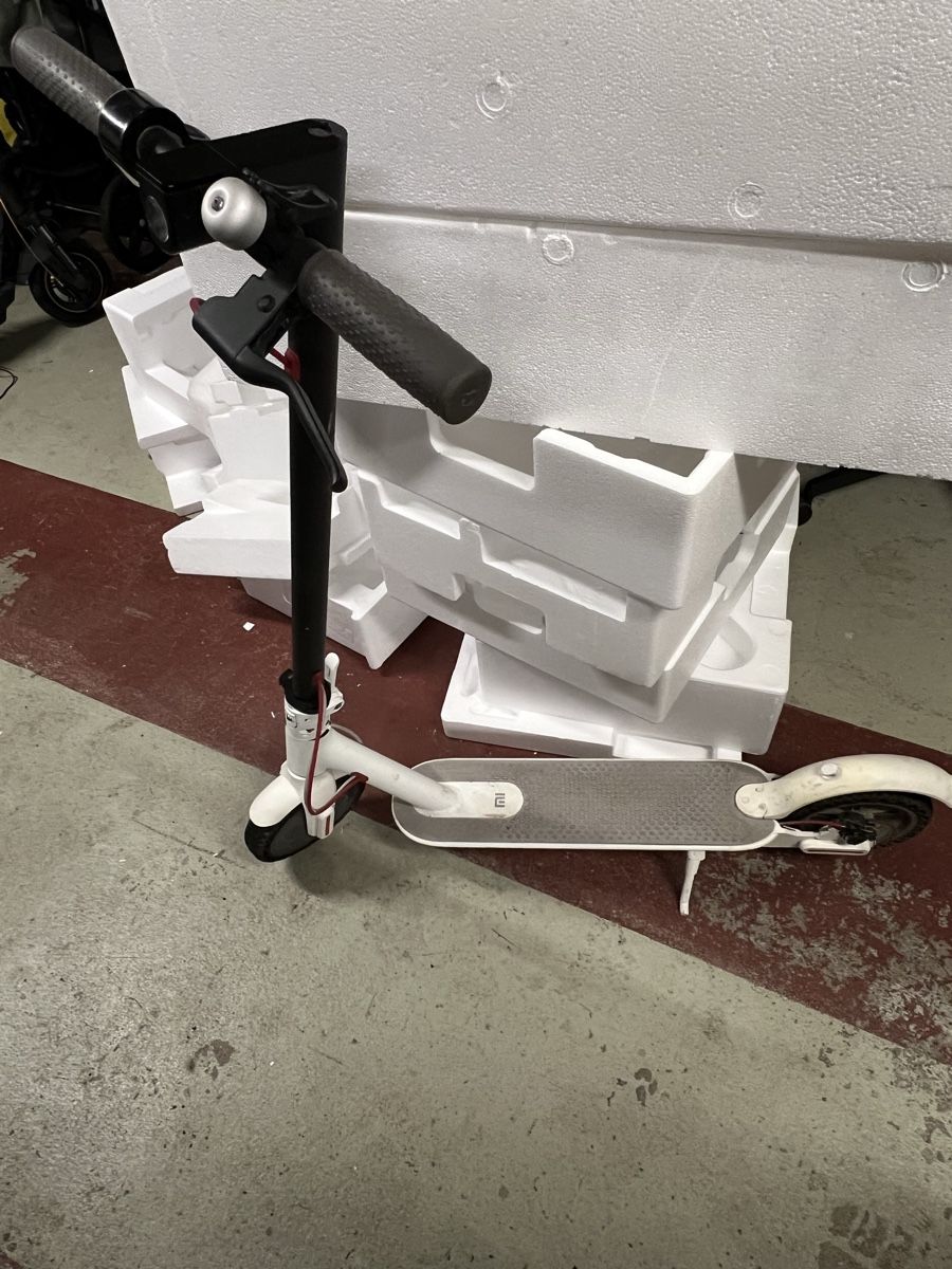 Xiaomi M365 E-Scooter in weiss und voll funktionstüchtig (Gebraucht) in ...