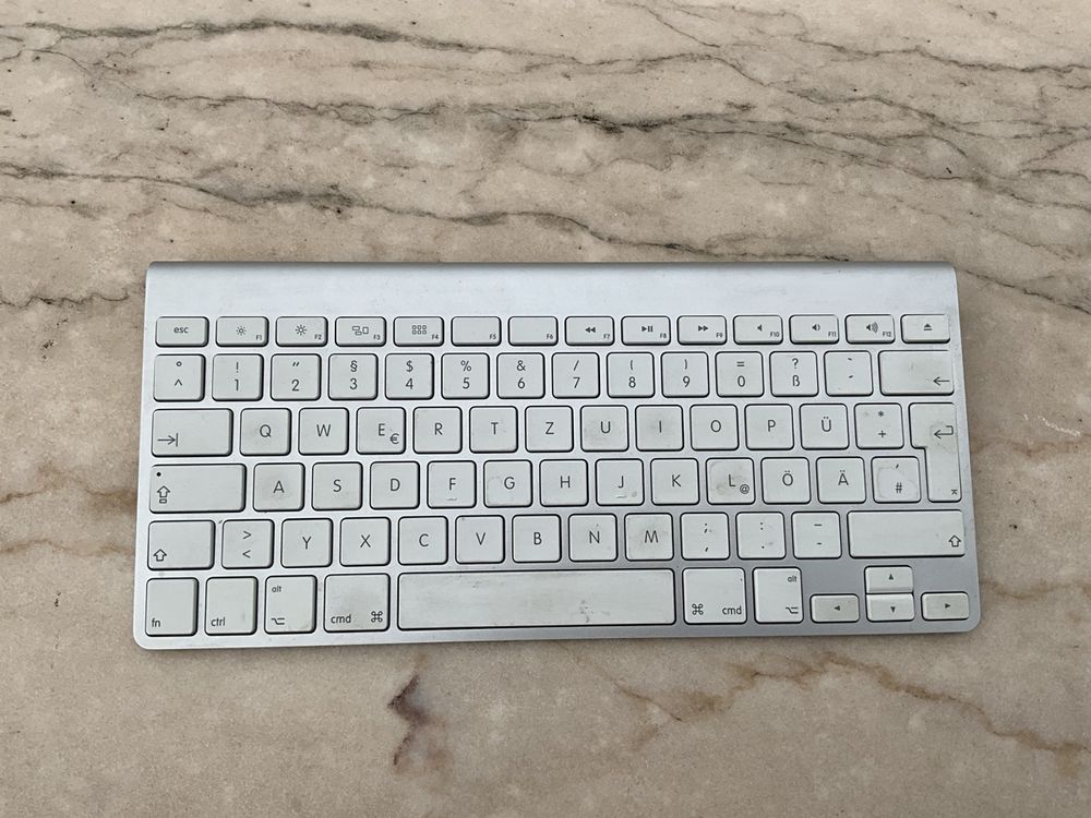 Apple Wireless Keyboard Tastatur Alu Schweizer Layout (Defekt) in Thal ...