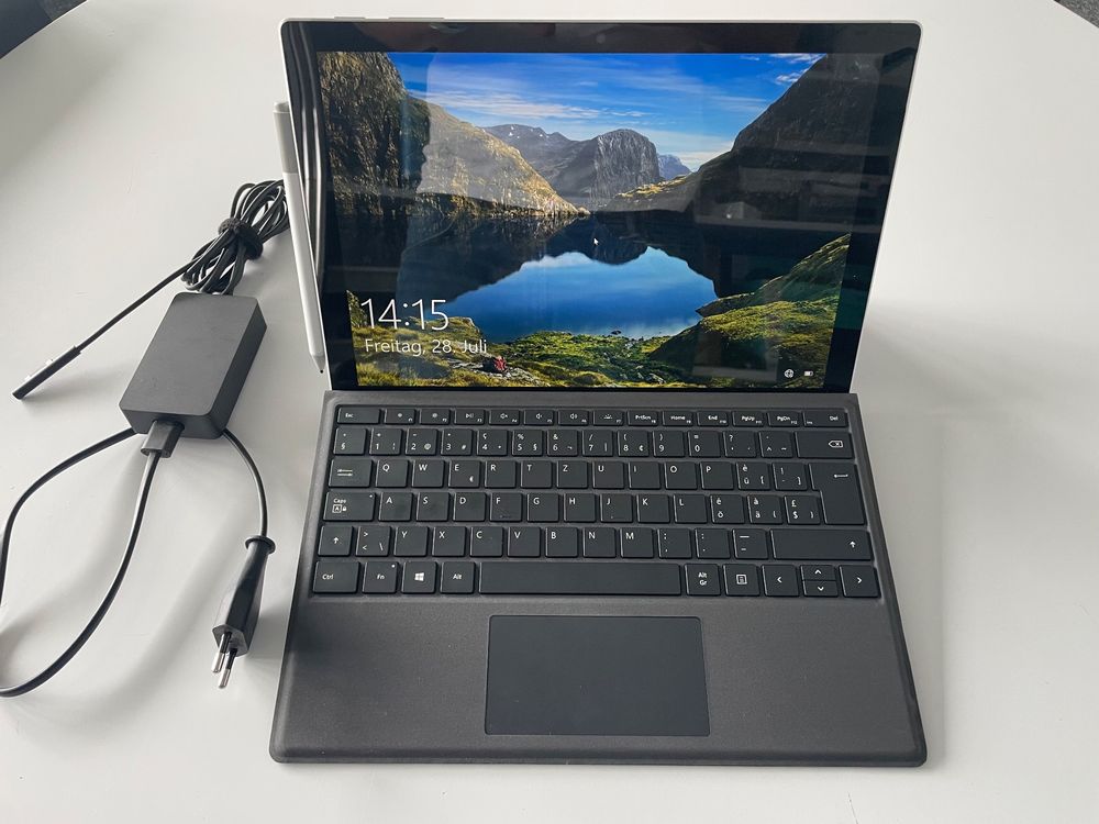 Surface Pro (5. Generation) (Gebraucht) in Bremgarten AG für CHF 200 ...