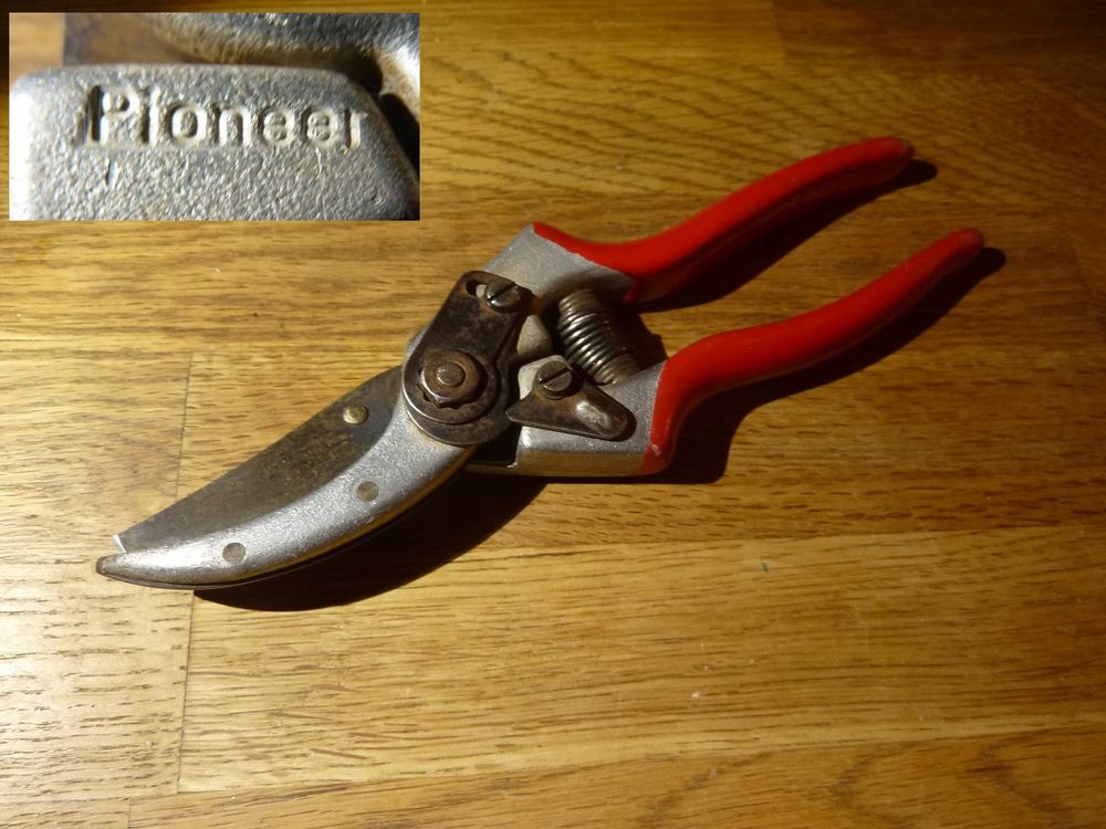 Gartenschere Pioneer Swiss Made (Gebraucht) in Hochfelden für CHF 19 ...