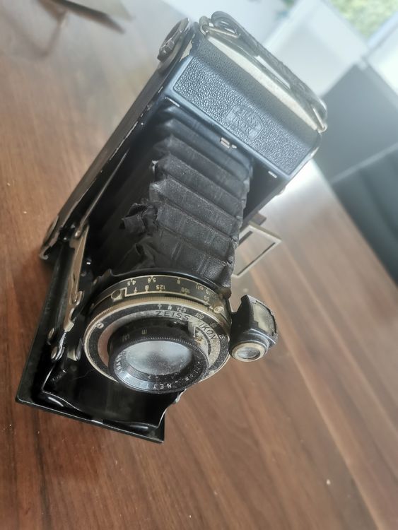 Antike Zeiss Ikon Kamera mit Ledertasche (Gebraucht) in Zuzwil SG für CHF 34 – mit Lieferung auf ...