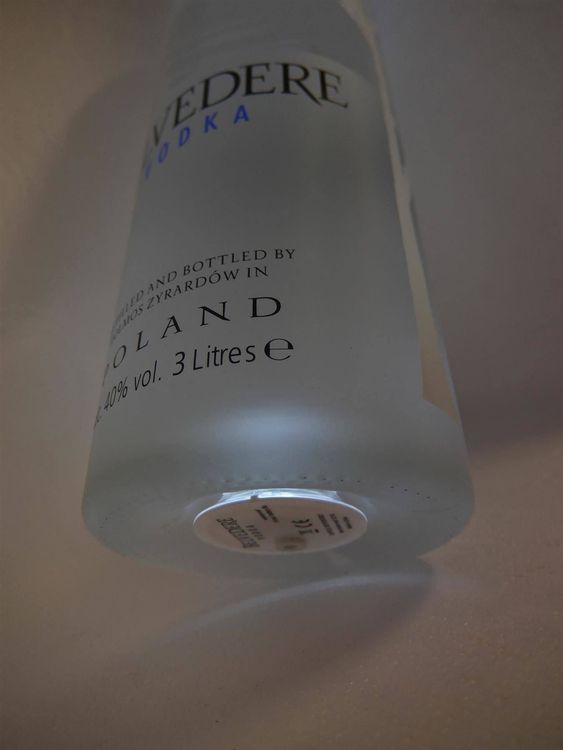 3 Liter Flasche Vodka Belvedere mit LED... (Neu und originalverpackt ...