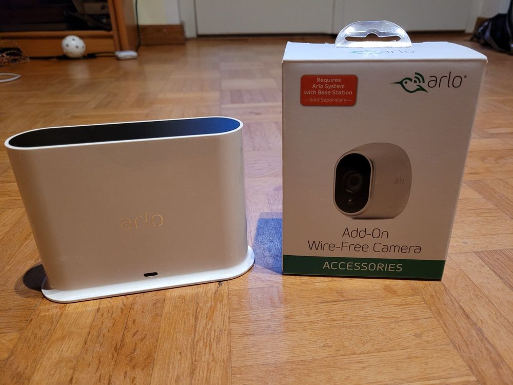 Arlo Überwachungskamera + Smart Hub | Kaufen auf Ricardo