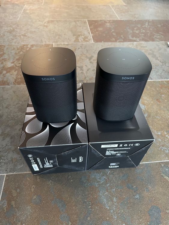 SONOS ONE Gen. 2 / Black / 2er Set mit Standfüssen | Kaufen auf Ricardo