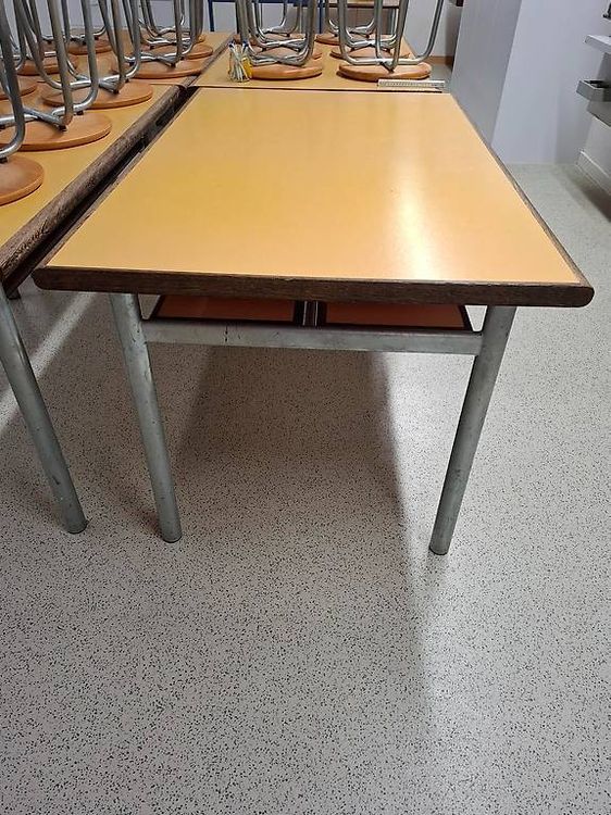 Massiver Tisch (Gebraucht) in Obfelden für CHF 1 – nur Abholung auf Ricardo kaufen