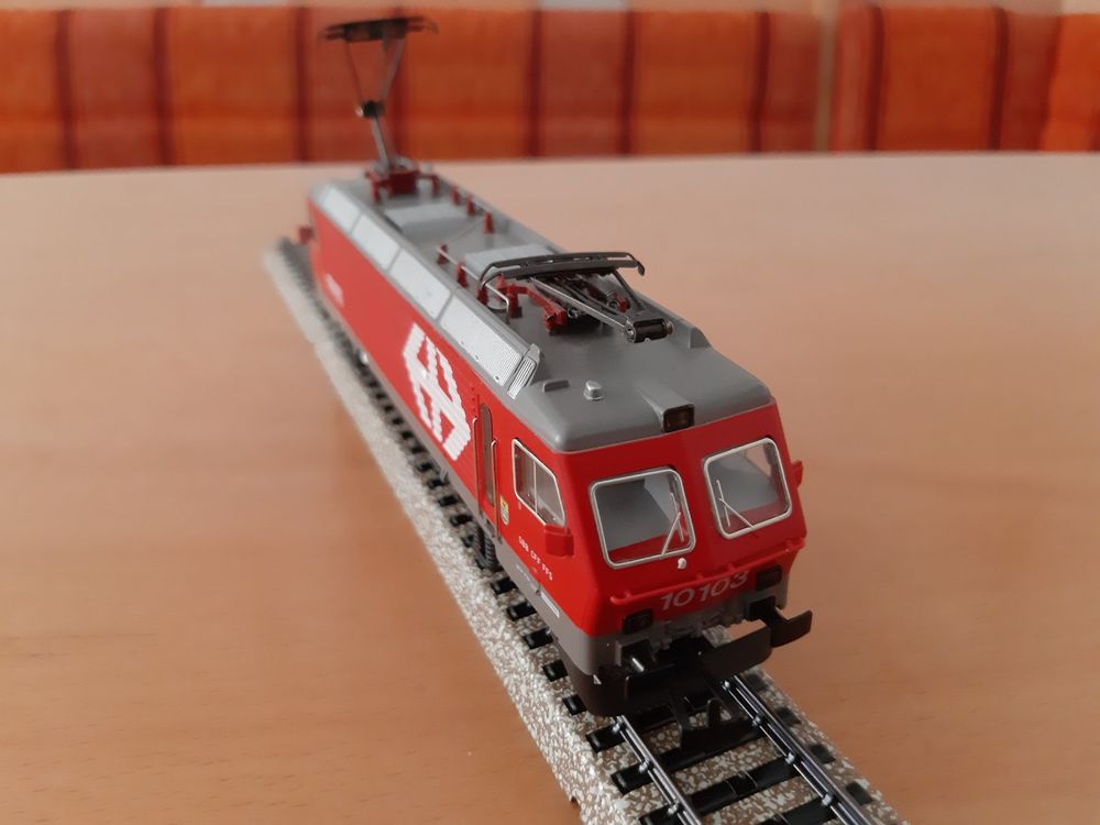 Märklin 3328 H0 WS SBB Re 4/4 lV Lok 2000, rot, analog, OVP (Neu (gemäss Beschreibung)) in ...