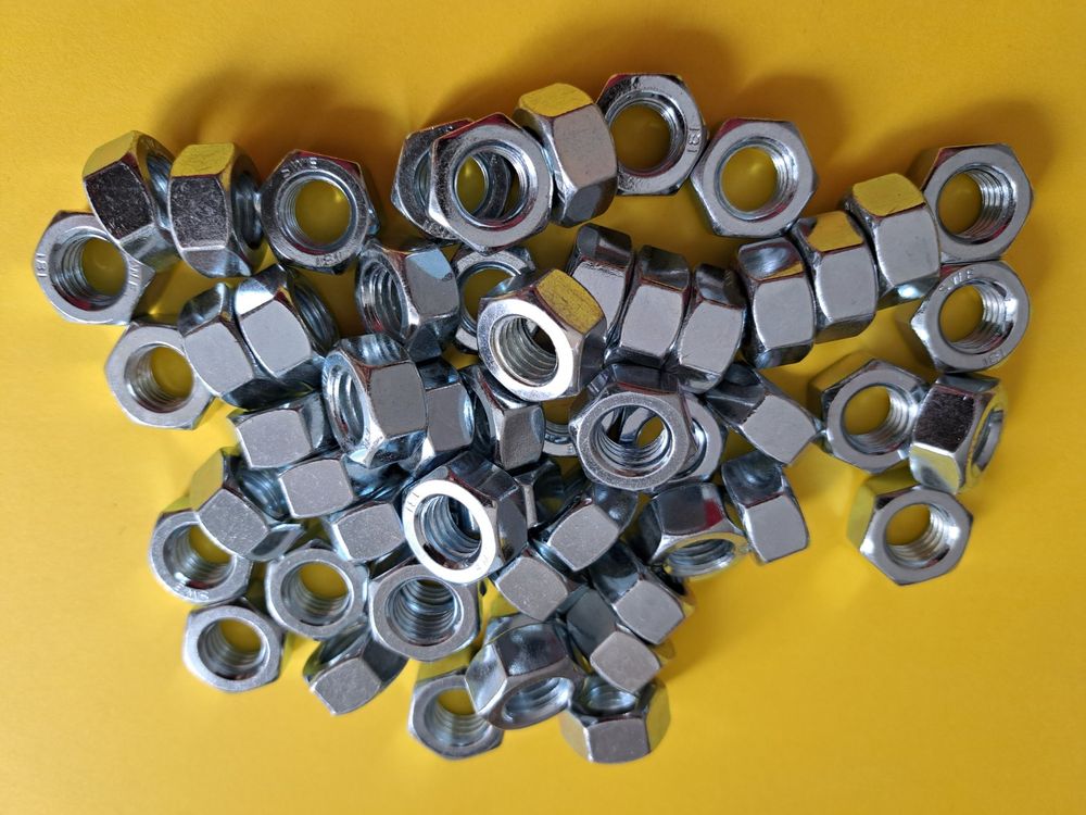 Metall Muttern M12 (Neu (gemäss Beschreibung)) in Siebnen für CHF 5 ...