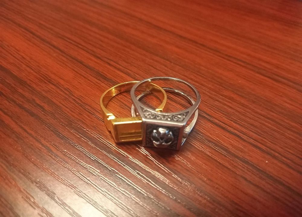 5x Punk Totenkopf-Geheimringen / 5x Bagues Punk Skull Secret (Neu und ...