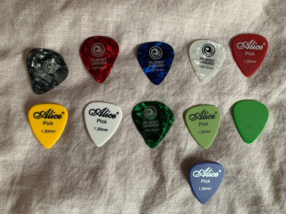 Gitarren Picks (13 Stk.) // 100% NEUWERTIG!! (Gebraucht) in Hitzkirch ...
