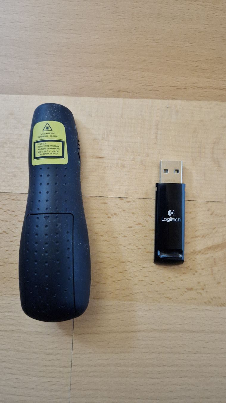 LOGITECH R400 Presenter mit Laserpointer (Kabellos, Univers (Gebraucht ...