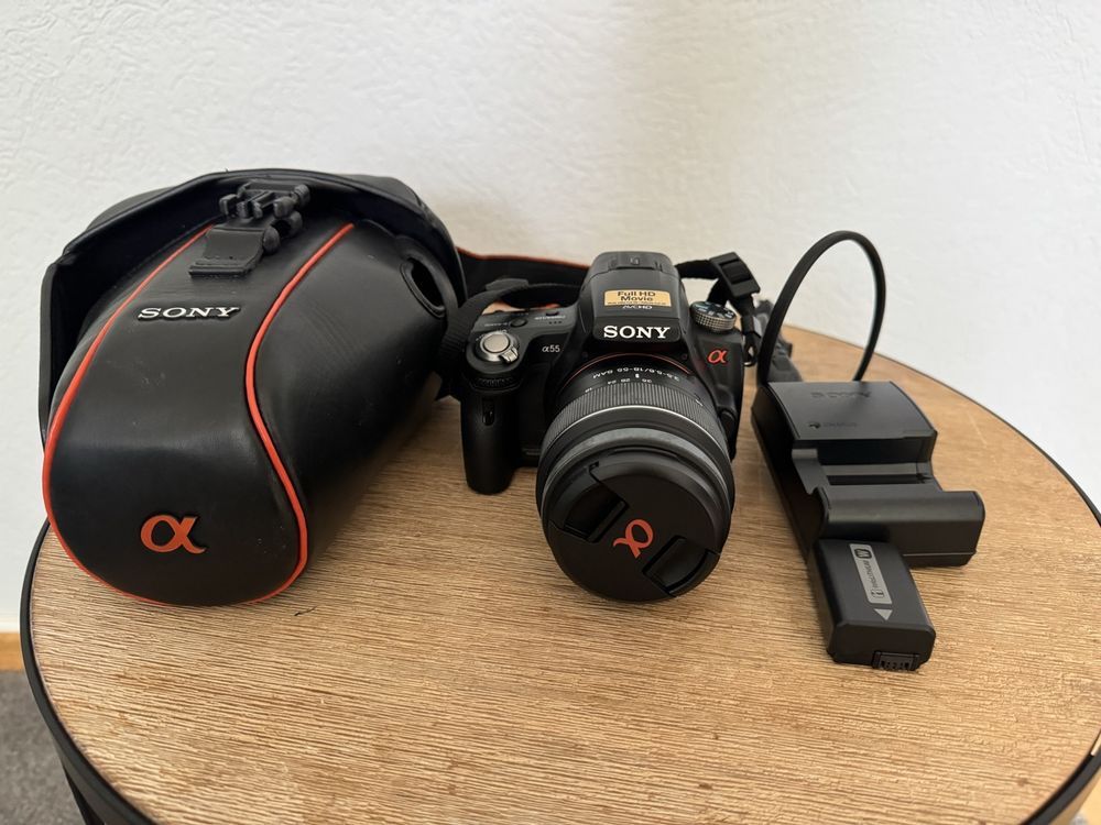 Sony Alpha55 camera with case and charger | Kaufen auf Ricardo