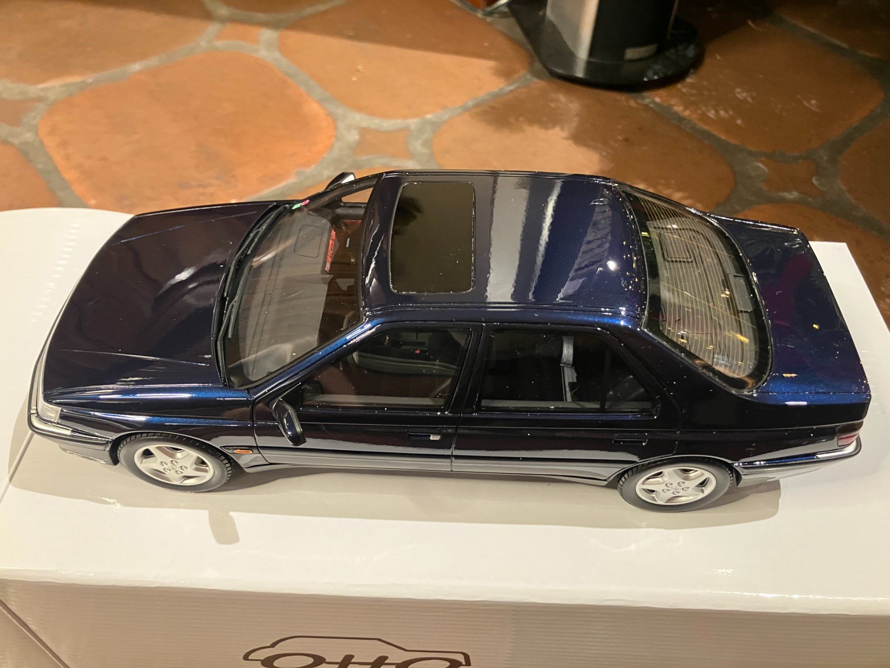 Peugeot 605, 1:18 OTTO Mobile, état neuf, boîte d'origine (Neuf avec ...