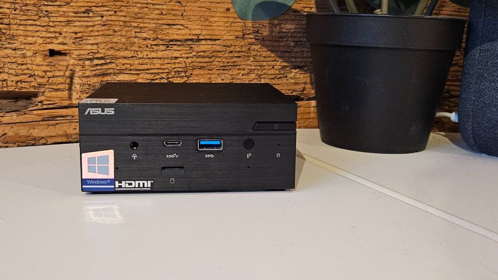 ASUS Mini PC PN62 | 8GB RAM | 256GB SSD | I5-10210U (Gebraucht) in ...