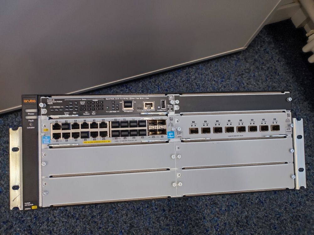 HP Core Switch J9850A mit Linecards | Kaufen auf Ricardo