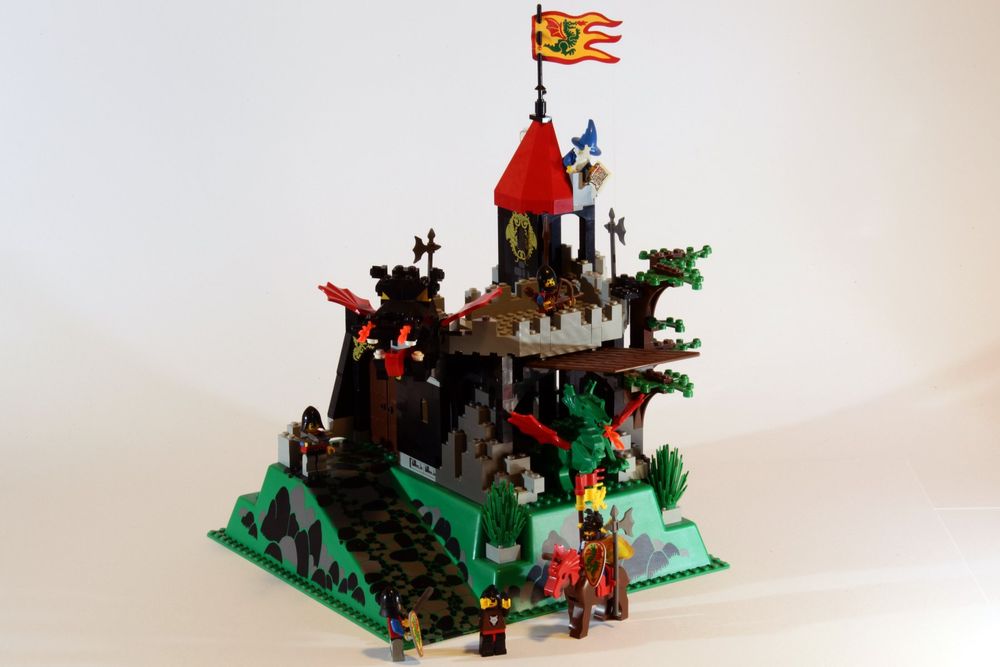 LEGO Castle: Fire Breathing Fortress 6082 (1993, Komplett) (Gebraucht ...