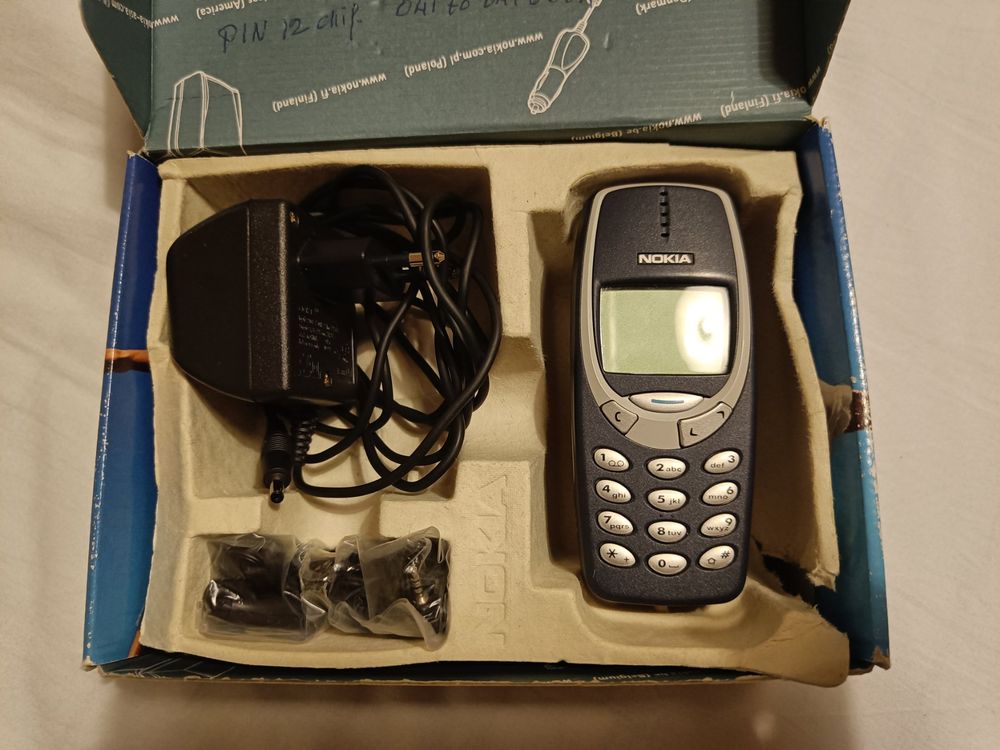 Nokia 3310 avec chargeur, ancienne génération (Gebraucht) in Bex für CHF 15 – mit Lieferung auf ...
