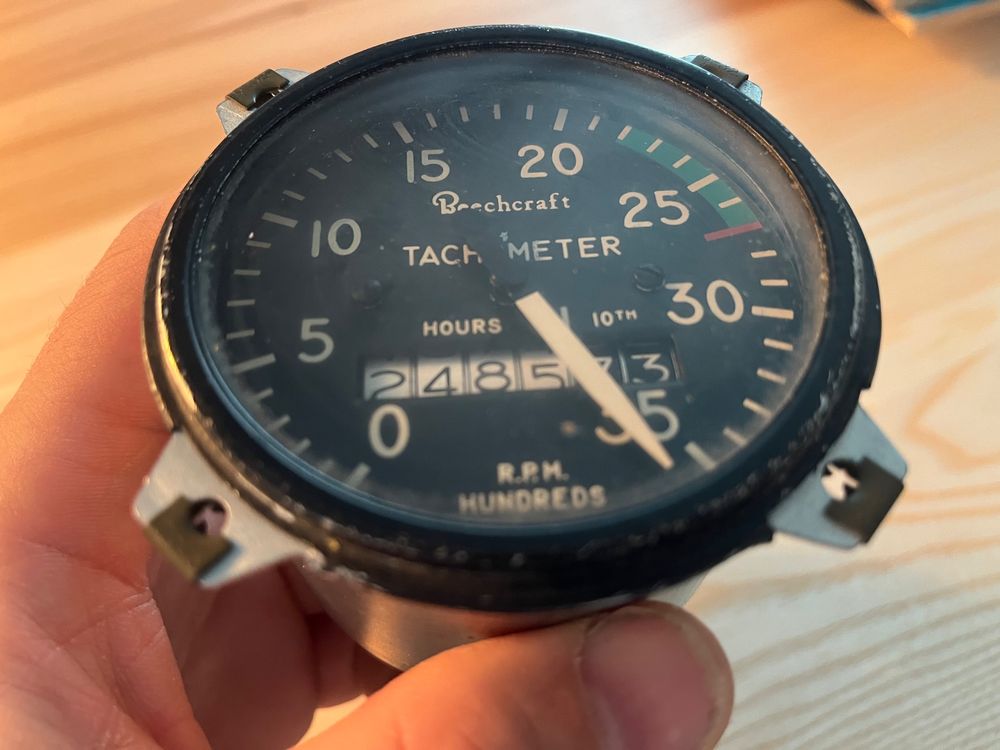 FLUGZEUG INSTRUMENT TACHOMETER BEECHCRAFT USA ORIGINAL (Gebraucht) in ...