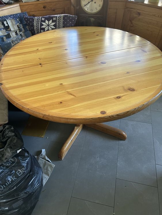 Runde Tisch mit Eckbank Kiefer (Gebraucht) in Rüti ZH für CHF 400 – nur ...