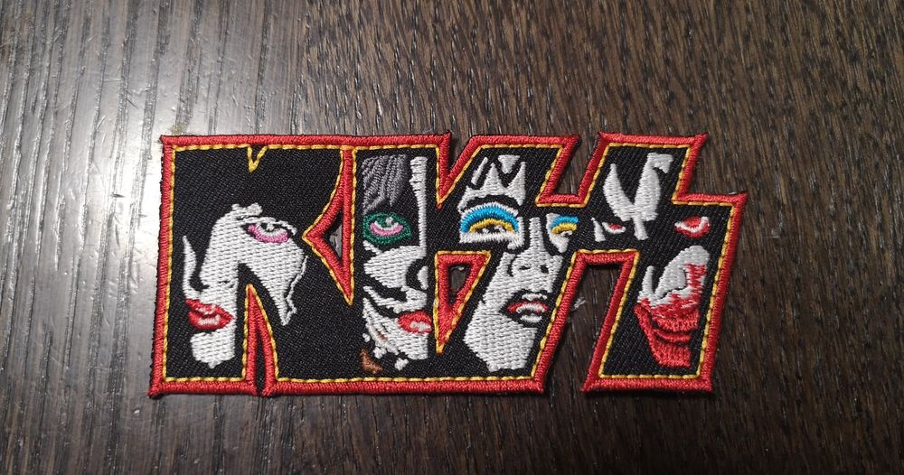 KISS - Faces Hard Rock Patch (Neu und originalverpackt) in Nyon für CHF ...