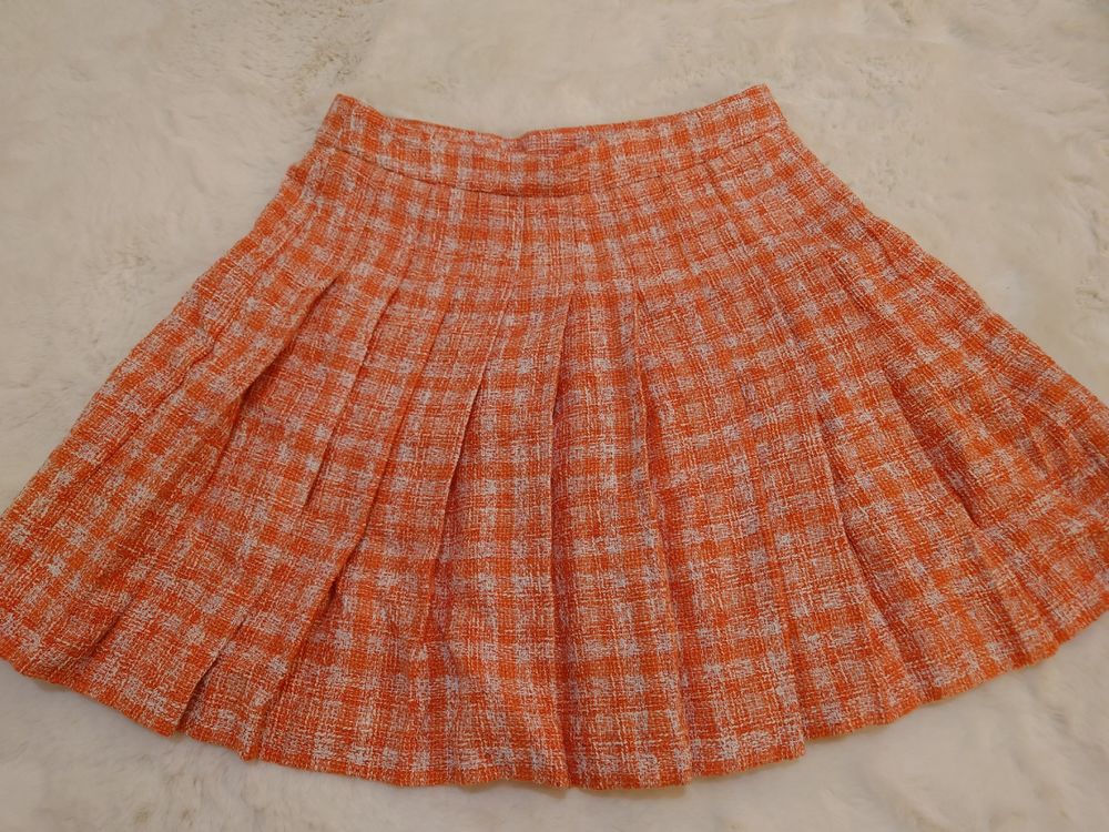 Zara skirt, new, never worn (Neu (gemäss Beschreibung)) in Versoix für CHF 5 – nur Abholung auf ...