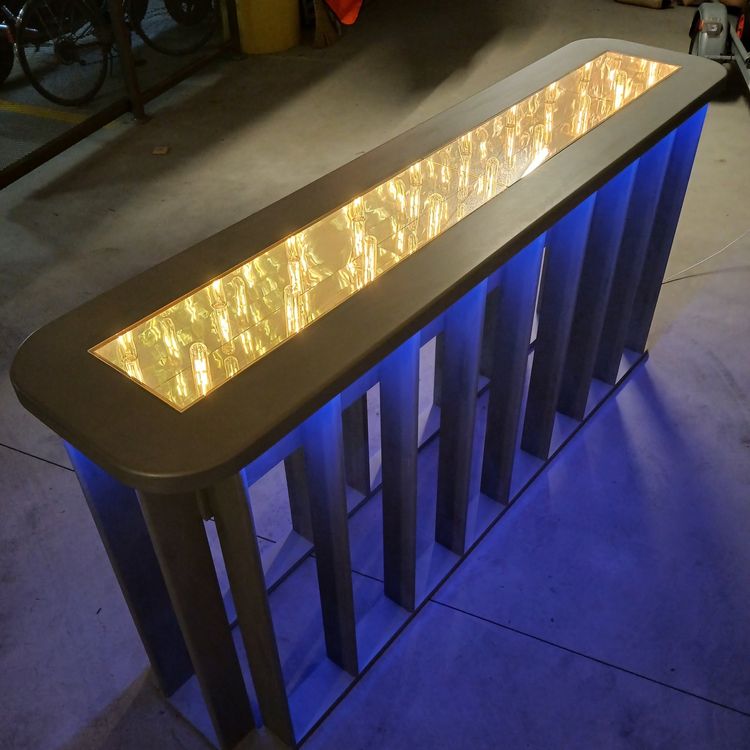 LED Bar Theke mit Spiegelfläche und indirekter Beleuchtung (Gebraucht ...