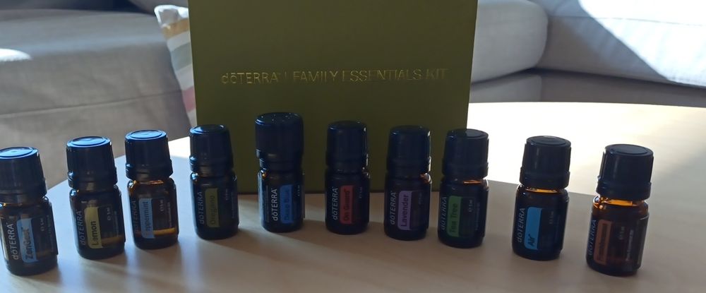 DoTerra Family Wellness Set - Ätherische Öle, neuwertig! (Neu und ...